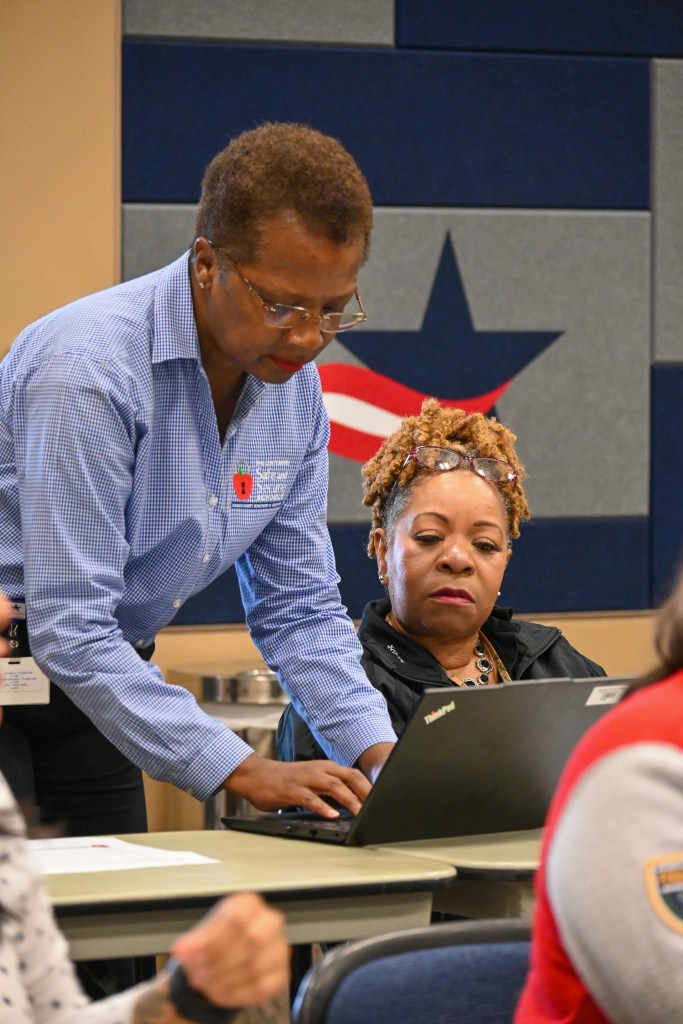 CSSS Leads Colleagues in Emergency Preparedness Workshop | HCDE News