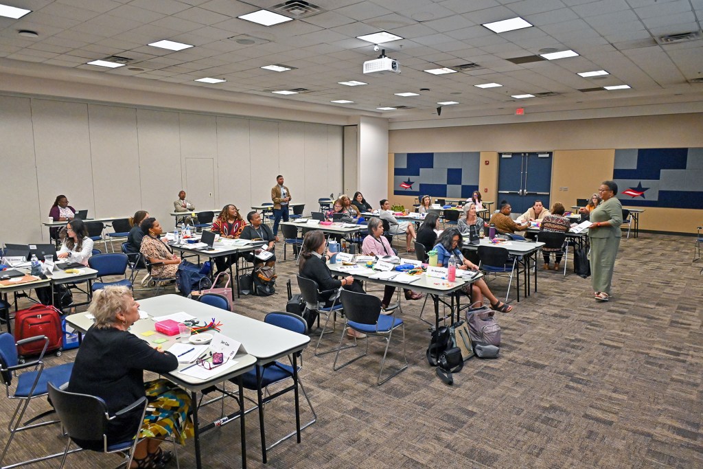 HCDE Head Start Hosts New Director Mentoring Program Workshop | HCDE News